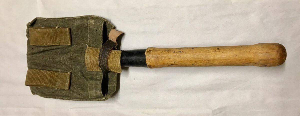 Soviet 1988 E Tool with Carrier - Enemy Militaria