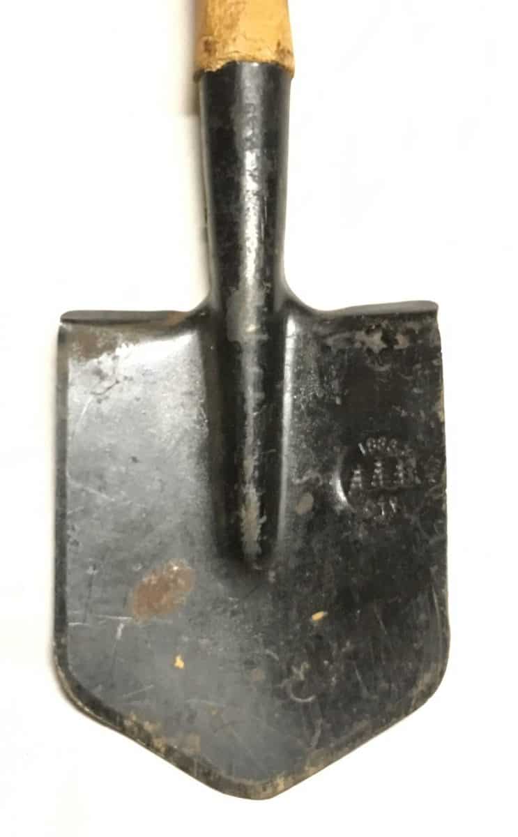 Soviet 1988 E Tool with Carrier - Enemy Militaria