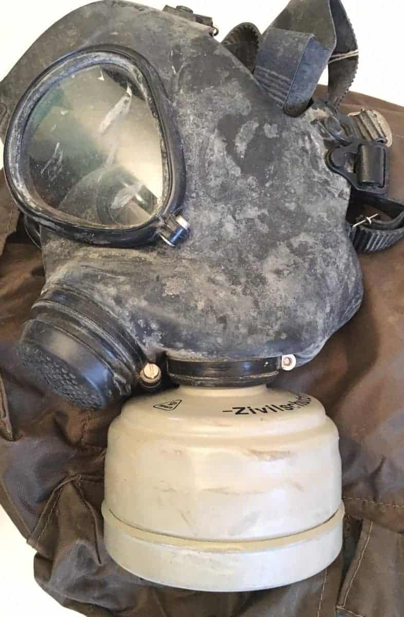 Iraqi Gas Mask with Nylon Bag and Decon Kit - Enemy Militaria
