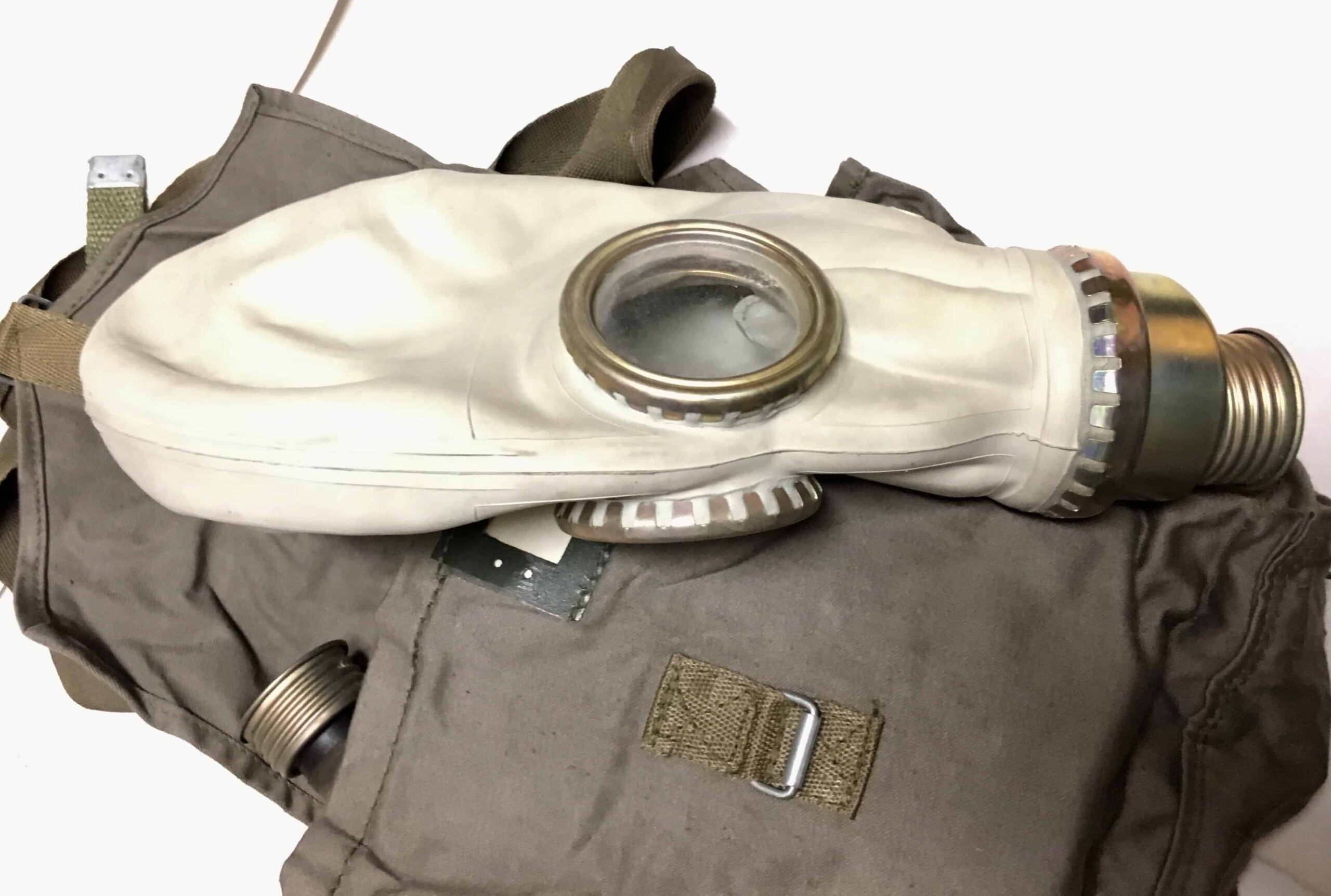 Polish Army Gas Mask with Filter Hose and Bag - Enemy Militaria