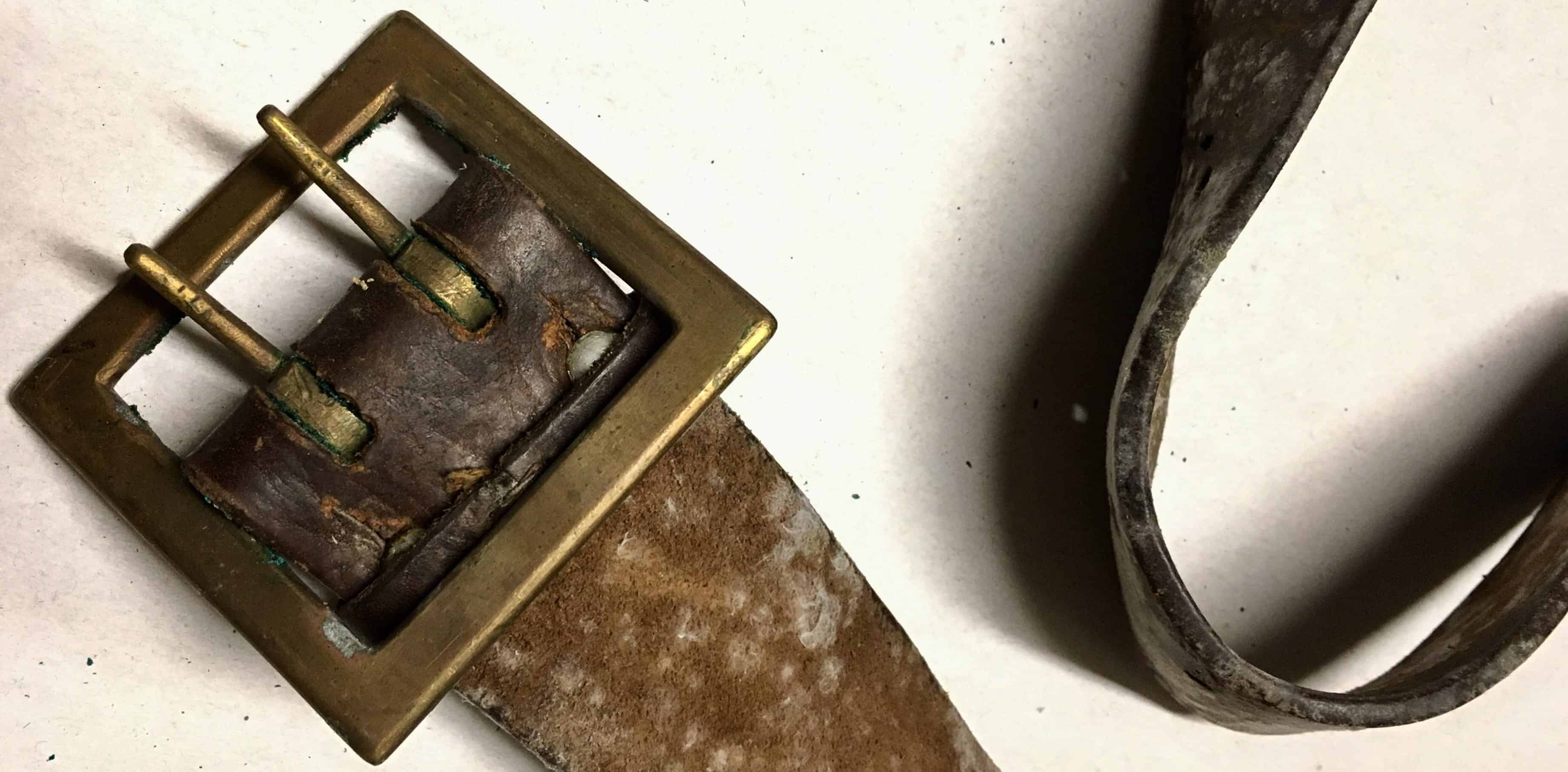 Chinese Korean War Officer's Two Prong Leather Belt - Enemy Militaria
