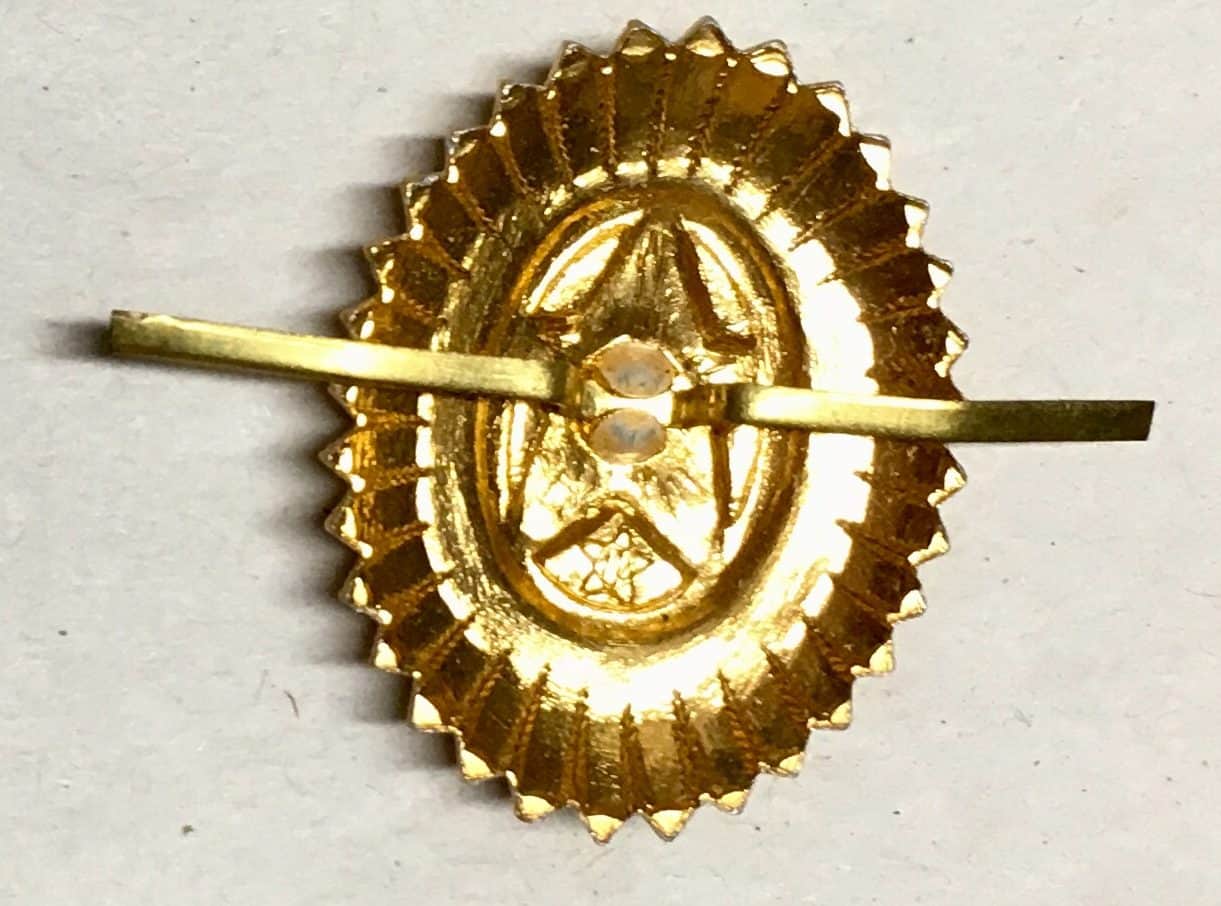 Soviet Russian Officer's Cap Badge - Enemy Militaria