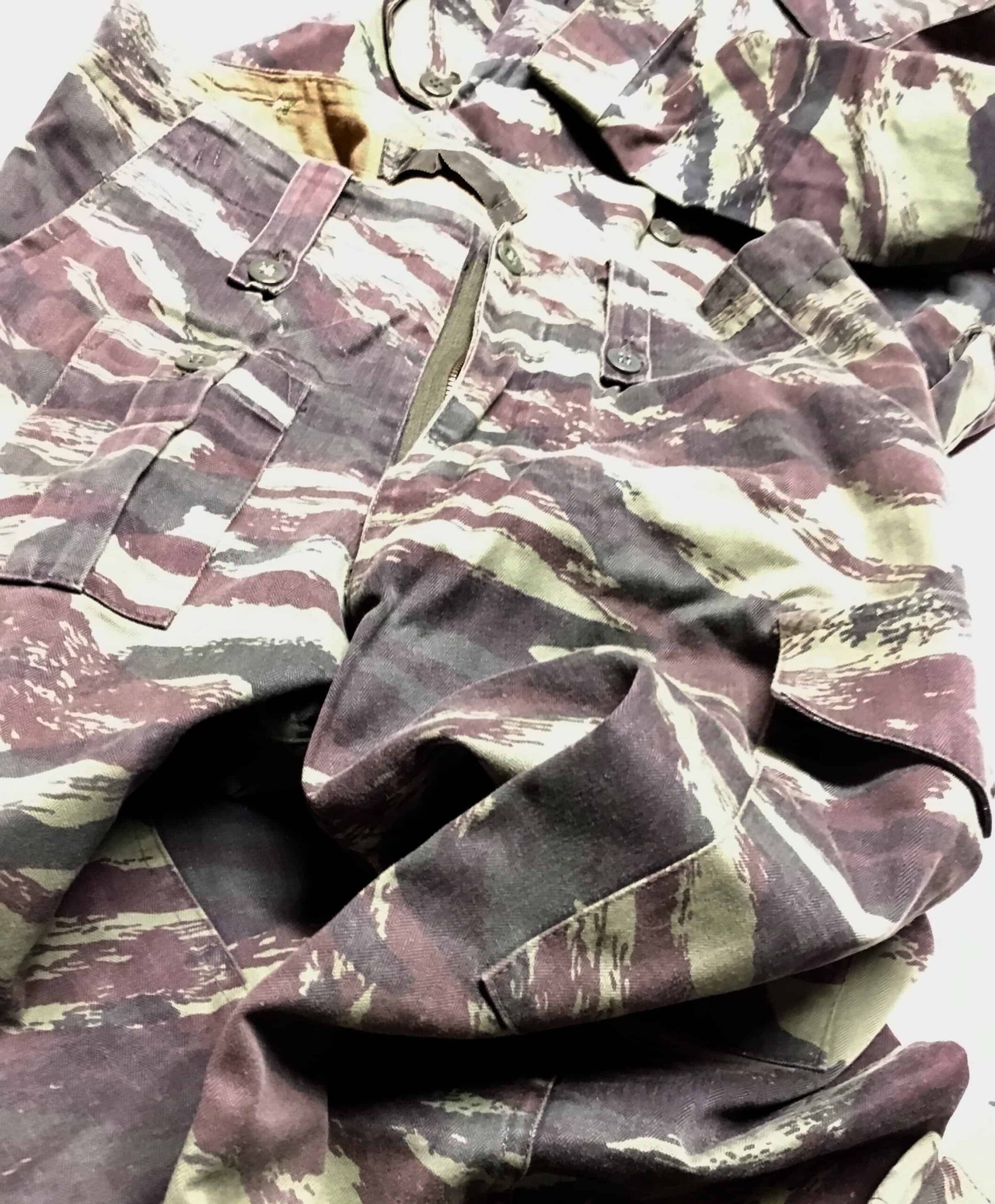 Iraqi Lizard Pattern Camouflage Uniform Desert Storm - Enemy Militaria
