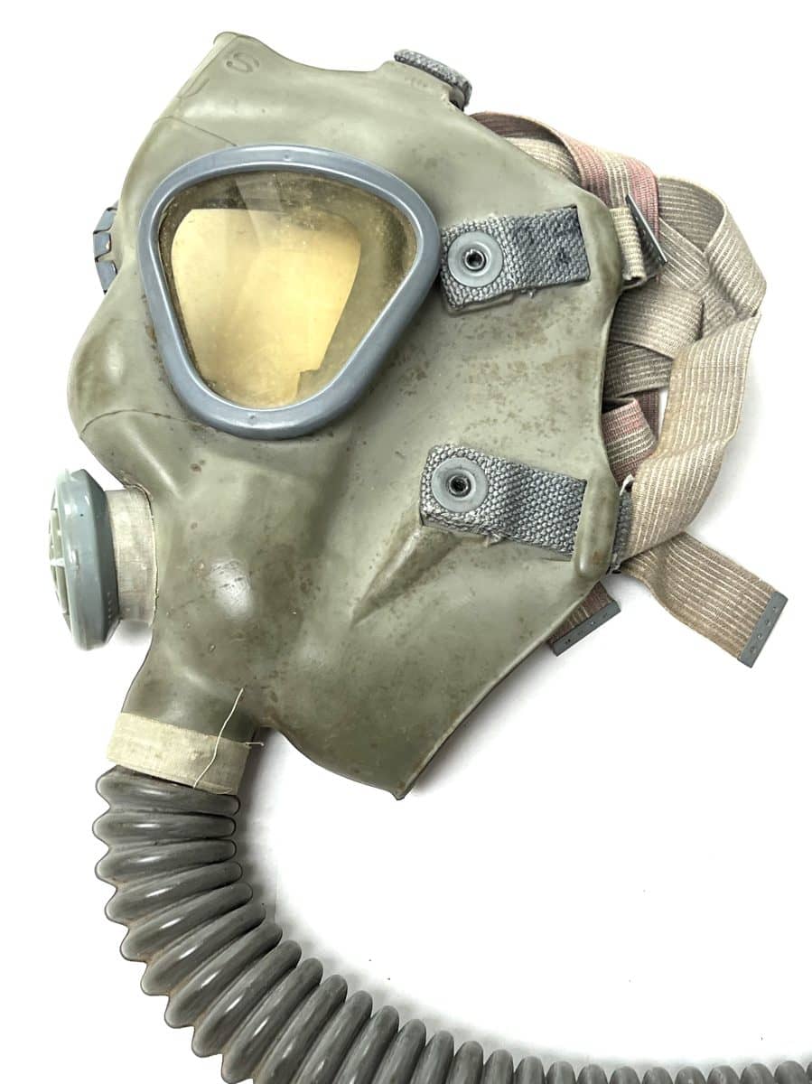 WW2 US Army 1941 Dated Gas Mask with Carrier Unissued - Enemy Militaria