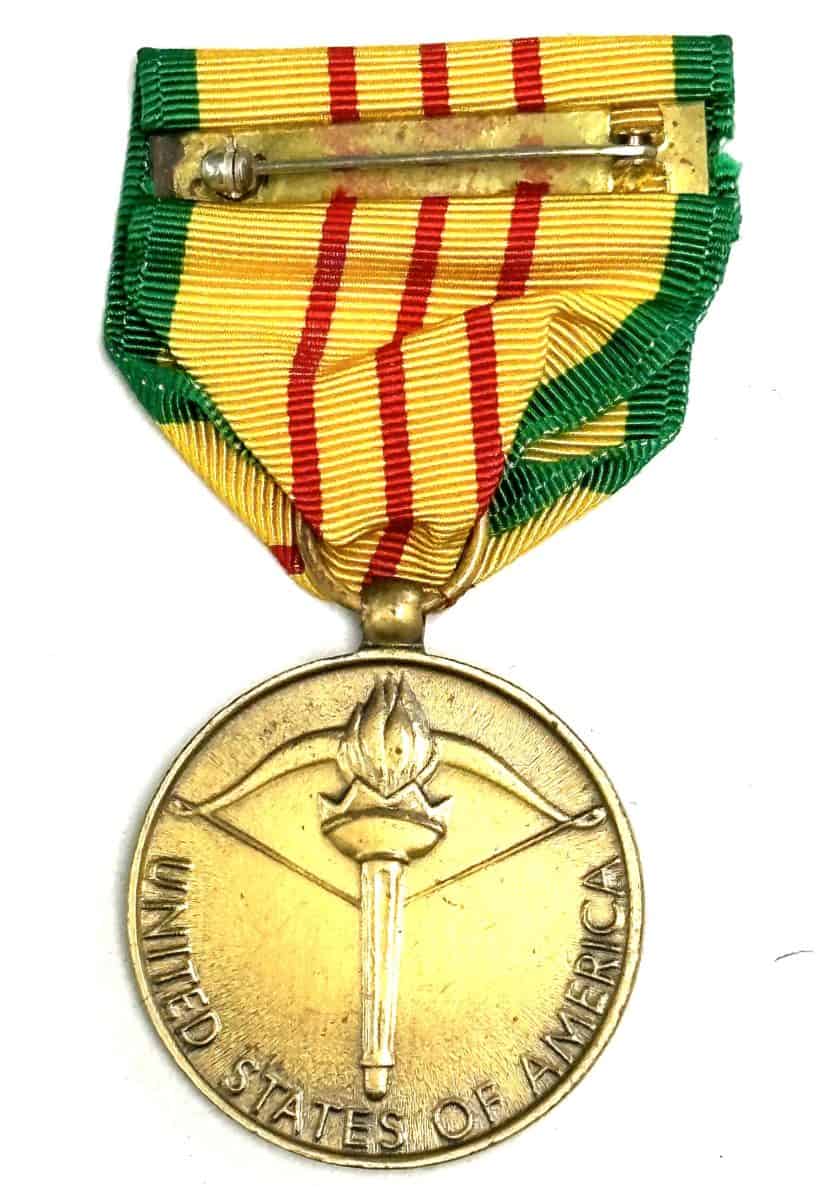 Vietnam US Service Medal with Ribbon - Enemy Militaria