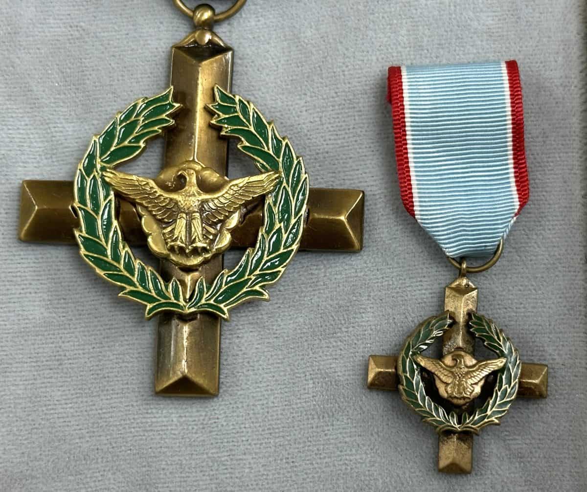 Vietnam USAF Air Force Cross Medal Complete Set - New in Box - Enemy ...