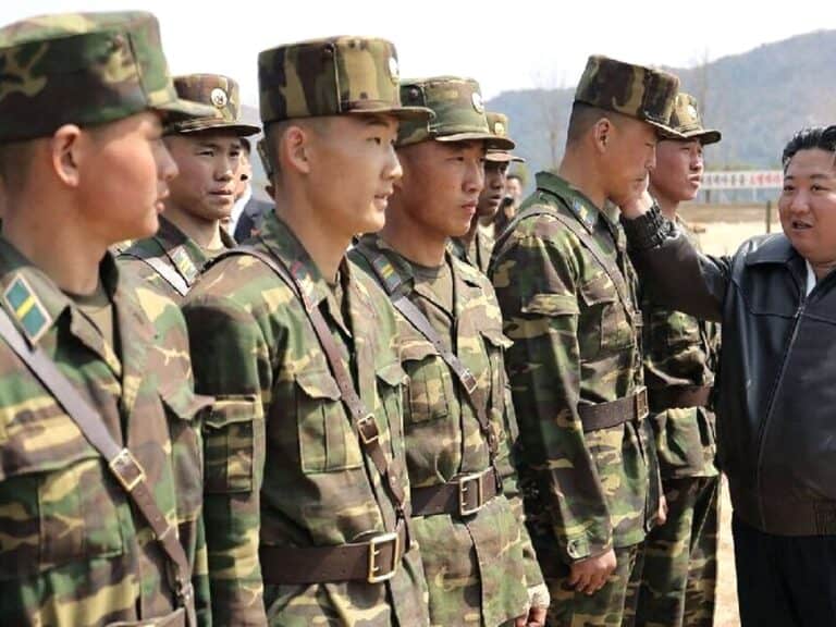 North Korean DPRK Officer’s Modern Woodland Camouflage Uniform & Hat ...