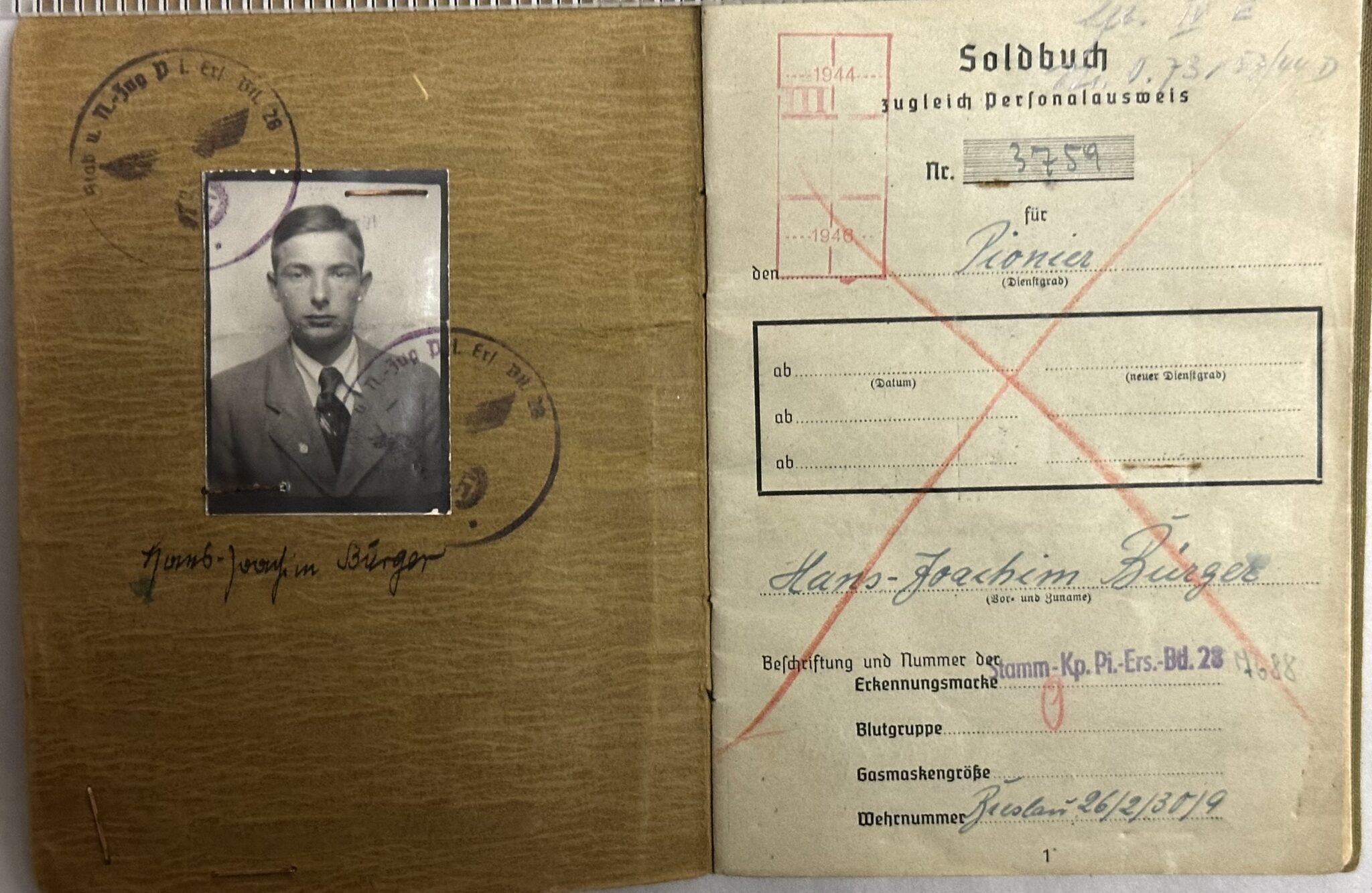 WW2 German Pioneer Soldbuch April 1944 to 18 Year Old - Enemy Militaria