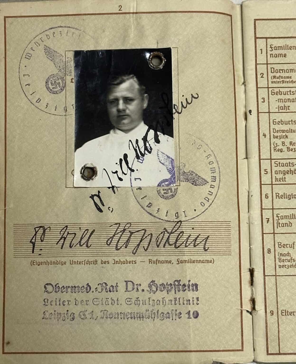 WW2 German Wehrpass to Doctor who served in Italy was also in WW1 ...